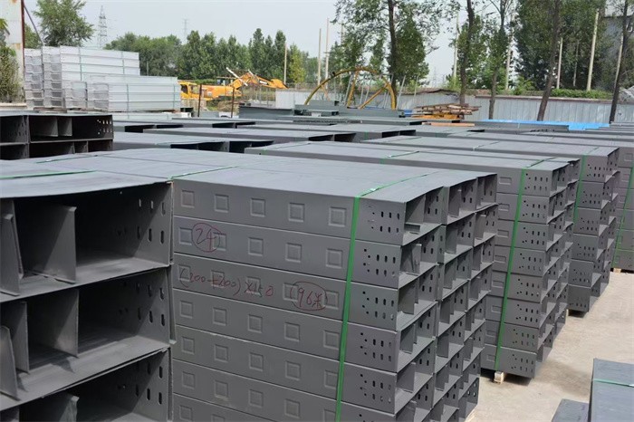 Robust Stainless Cable Trunking Medium To Heavy Duty Low Maintenance ...